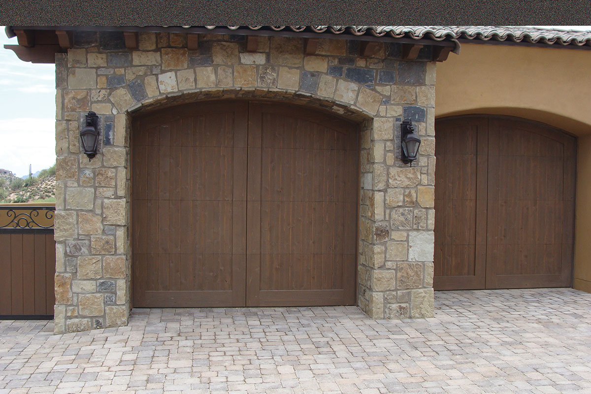 The Blend Collection | Natural Stone Veneer | Apache Stone