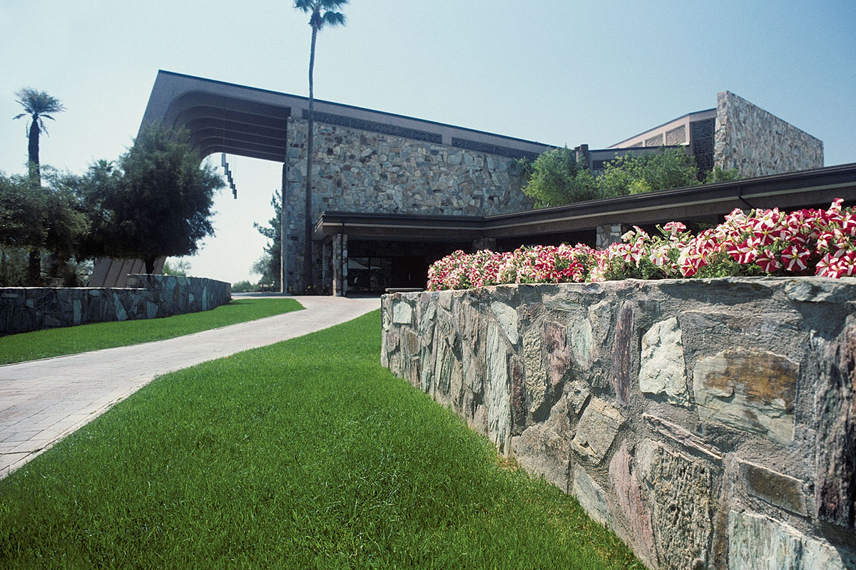 The Ledgestone Collection | Stone Veneer | Apache Stone